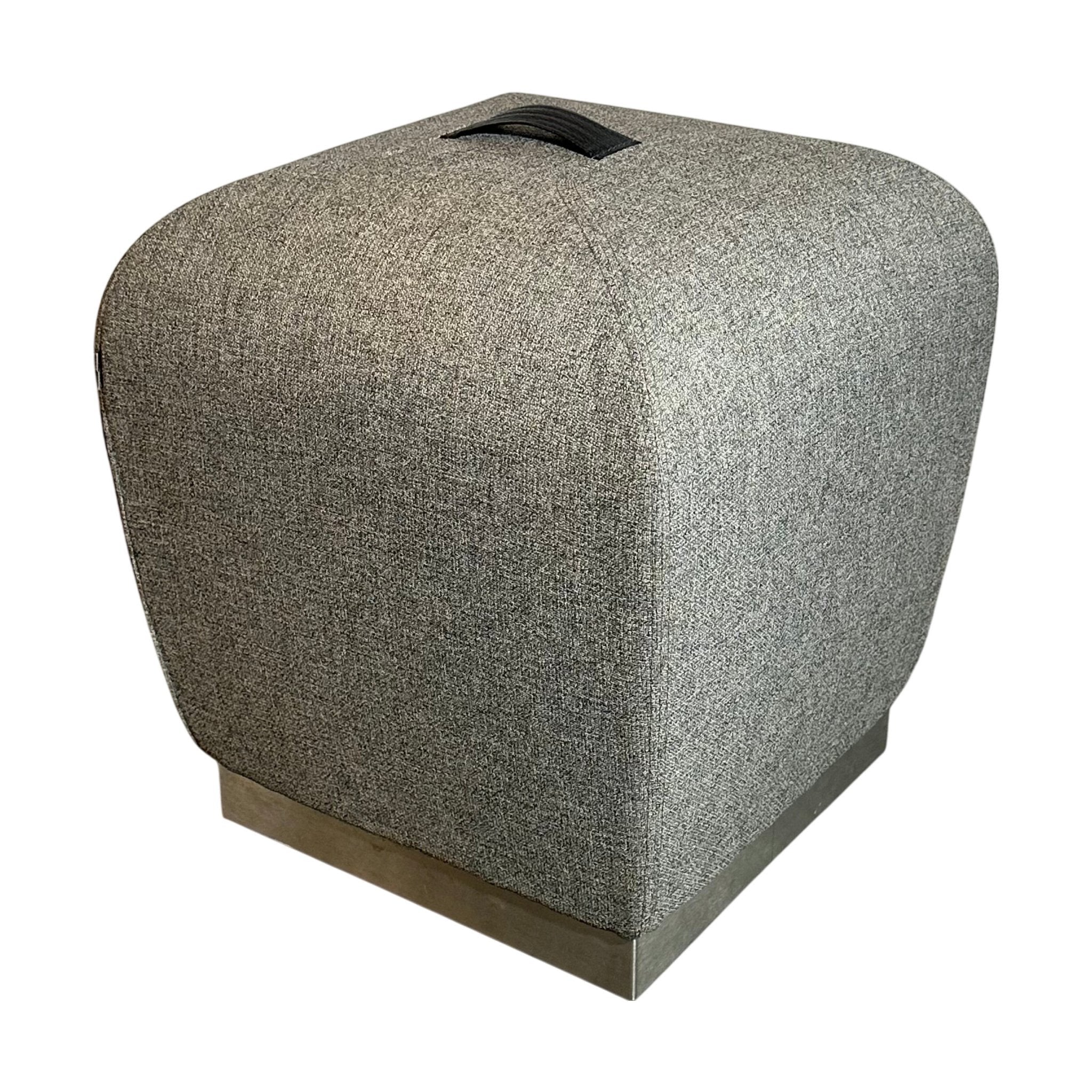 Misto puff fra ForaForm, grå, 40x40x43 cm – Secundo